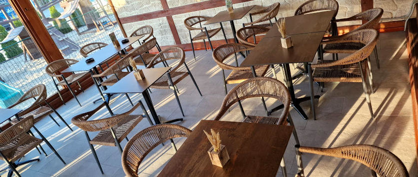 Caffé Maxis, nábytek pro restaurace | Ateliér Dako